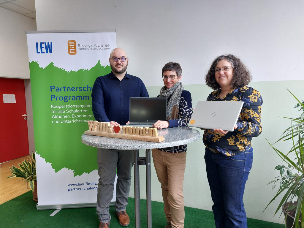 Übergabe Laptops von LEW – Montessori-Pädagogik Förderkreis Ulm/Neu-Ulm ...